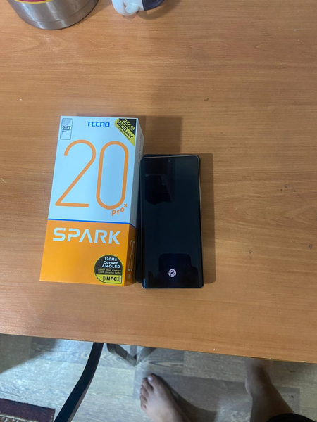 TECNO SPARK 20 PRO PLUS karopka dakementi bilan
