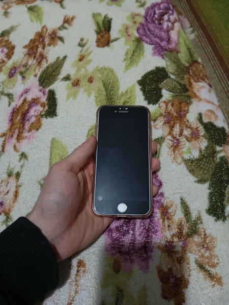 Srochna iphone 8 sotiladi