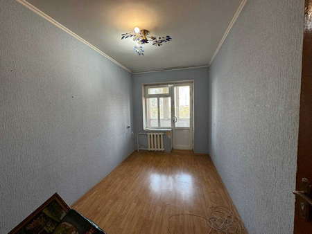 Юнусабад-18, 4/4/4 90 м² средний ремонт, кирпич 77 серия=