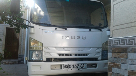Isuzu sotiladi holati ajoyib. Narxi kelishiladi