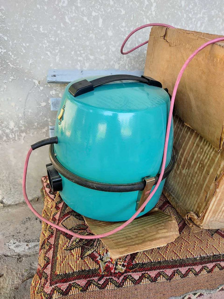 Продам пылесос совецкий новый.