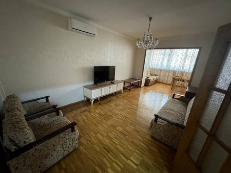 Сдается 3х ком квартира Ойбек метро Точка Вкуса 1-этаж 77-серия