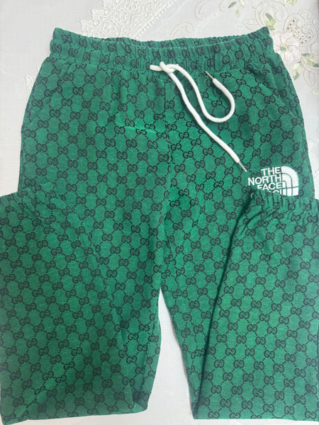 Gucci dvoyka sotiladi Двойка Gucci