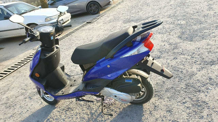Срочно продаётся скутер YAMAHA REPLICA