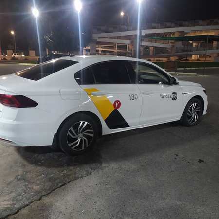 MAGNITNI naklenka yandex go (urvin 5+) garantiya
