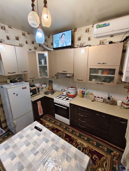 Срочно продаётся 2х комнатная квартира. Сергели. 6а