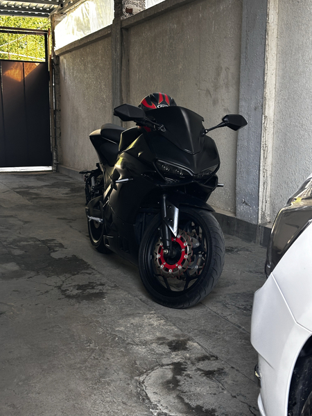 Ducatti Reprika sotiladi Elektronniy 3500W tezligi 130 Faqat naqtga