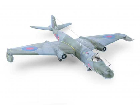 Сборная модель самолета Инглиш Электрик Канберра Т.17 (MicroMir, 1/72)