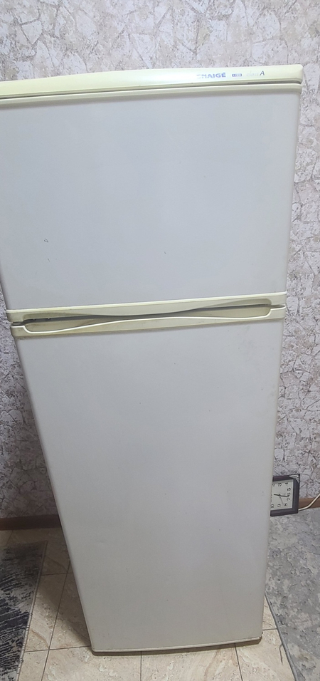 Продаю холодильник SNIAGĒ