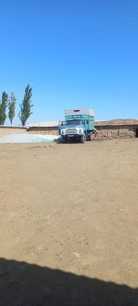 Zil 130 sotiladi