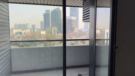 NRG U-Tower Sotuvda 1 xonalik korobka Tashkent Cityga manzara