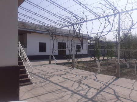 Uy joy hovli sotiladi