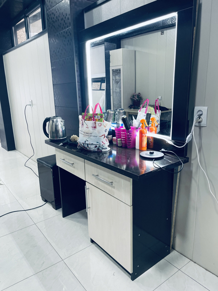 Salon mebellari xamda kuyleyla kelishilgan narxda