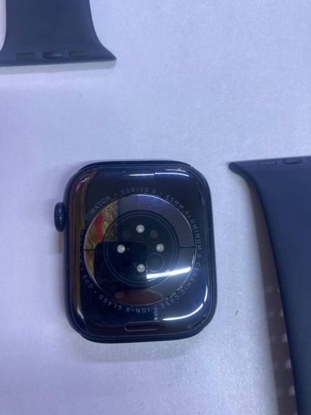 iWatch 8 45mm sotiladi