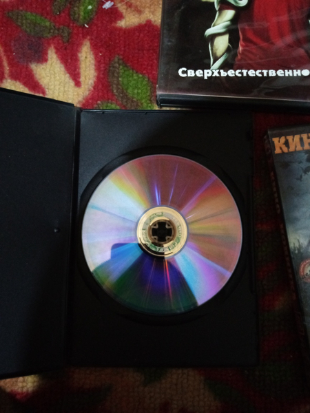 Диски  DVD 8 ужастиков