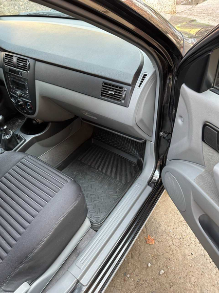 продается Lacetti 1,8.