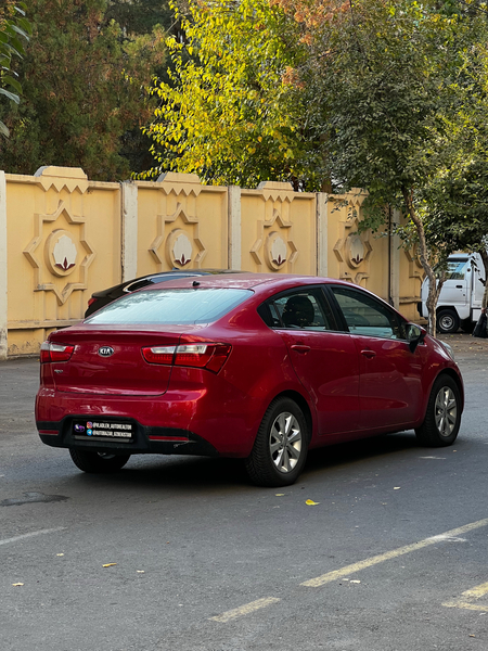 •Kia Rio 1.4 AT 2012•