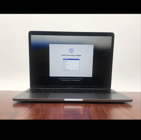 Mcbook pro m2, + apple mouse (orginal) + mcbook sumka +karobka dok bor