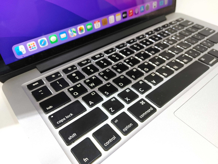 MacBook Pro A1706 Core i7-6567U DDR316.gb, SSD 512 gb  -2016 yil ideal