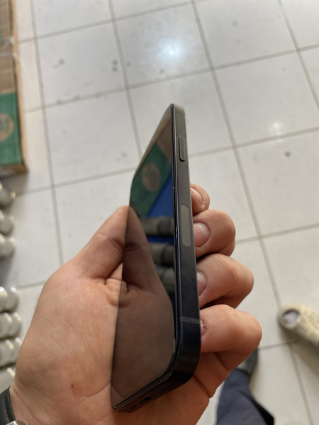iPhone 12 с гарантией