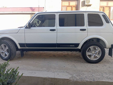 Lada Niva Legend