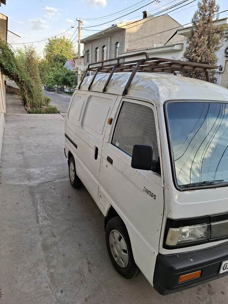 Chevrolet Damas Van