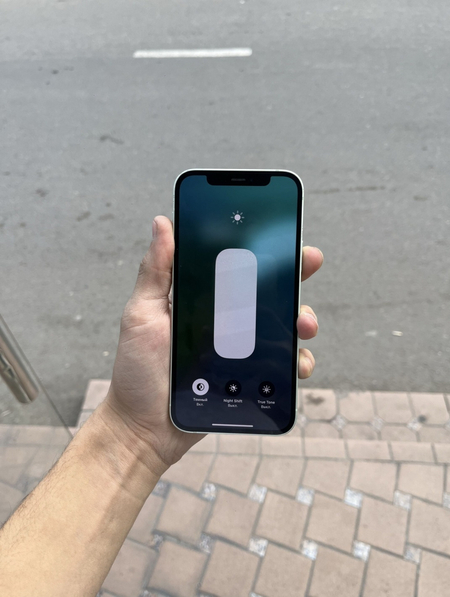Iphone 12 xolati ideal