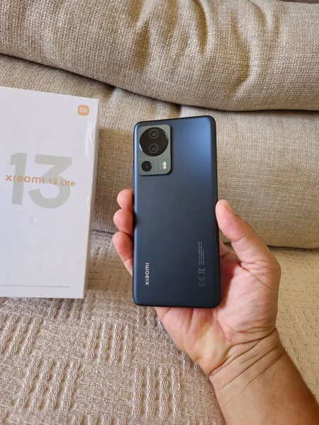 Xiaomi 13 lite.  8+3/128, ideal korobka dok. 67w zaryad