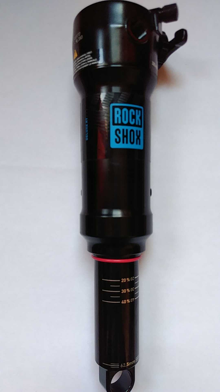 Задний амортизатор RockShox Deluxe RT для двухподвесного велосипеда