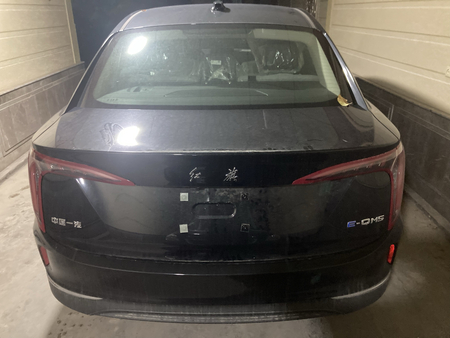 Hongqi e-qm5 naxt va nasiyaga