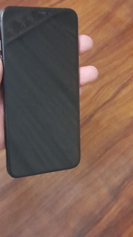 X es max iphone kora