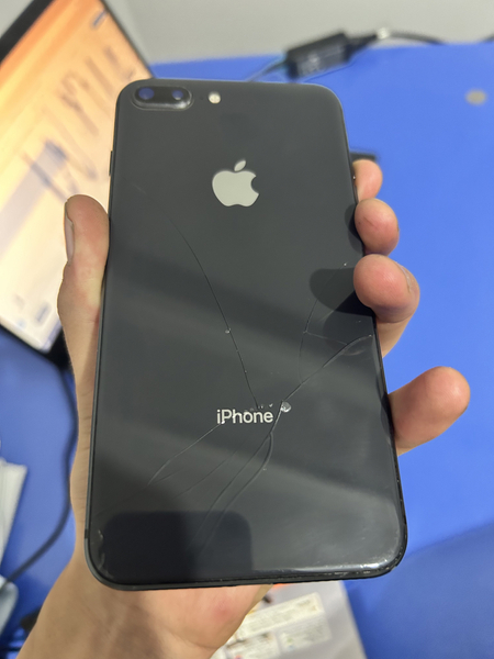 iPhone 8 plus 64GB