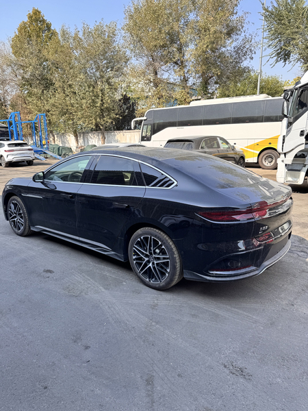 BYD HAN 605-km 2025-Restayling Versiya Tayyor CIP narxda bervoramiz