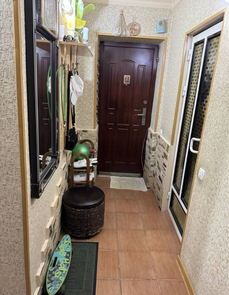 Кушбеги 1в2 +1 этаж .Т. 2на 3 балкон утепленный мебель техника