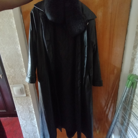 Кожанный плащ продаётся