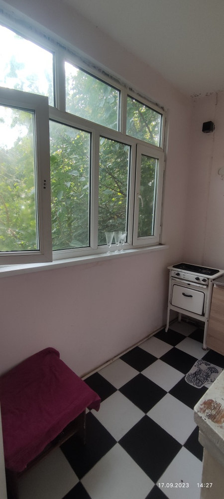 Сдается квартира 1 в 2 комнатную , массив Феруза