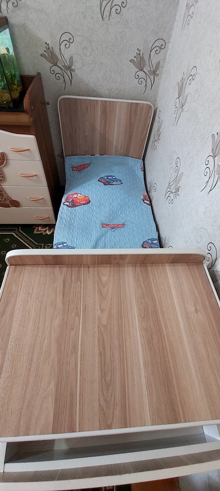 Продается детская кроватка,в среднем состоянии,но вполне рабочая!