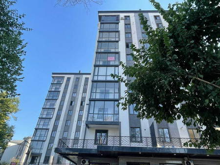 Продается 2 комнатная квартира в жк Баку 60 м.кв