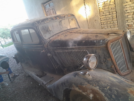 Антиквар автомашина