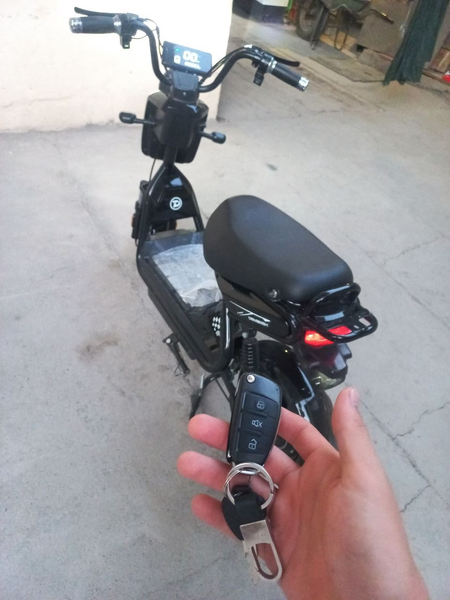 JK skuter sotlad