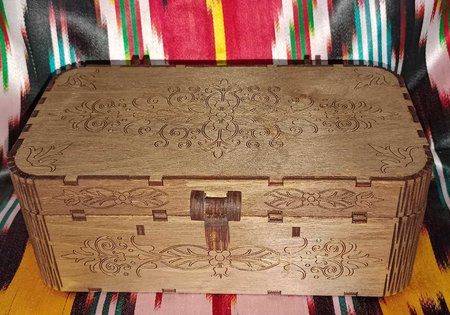 Шкатулка с фигурками