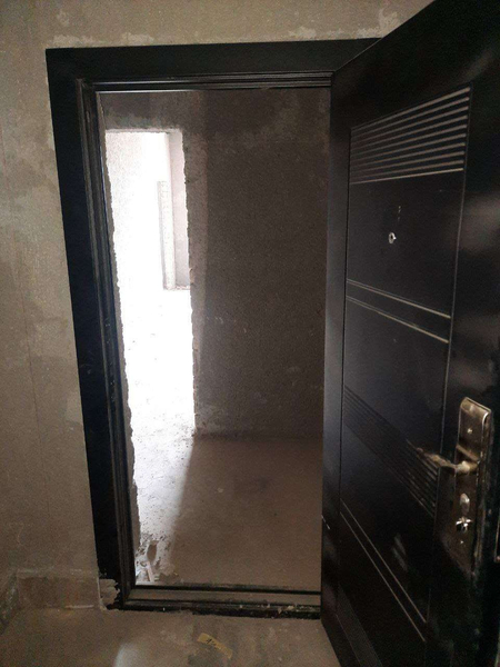 Kvartira srochniy sotiladi.