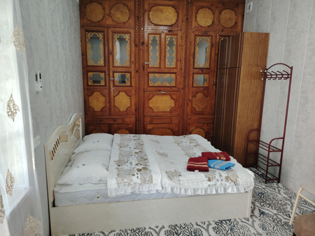 *HOTEL * ГОСТЕВОЙ ДОМ *   рядом  с  Регистаном  и   Гур Амир