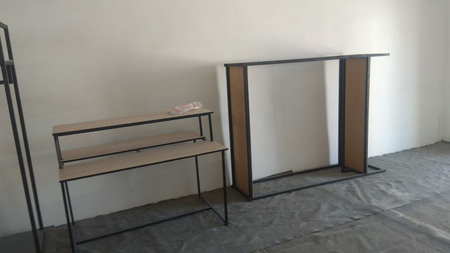Кийим магазинге арналган мебель сатылады