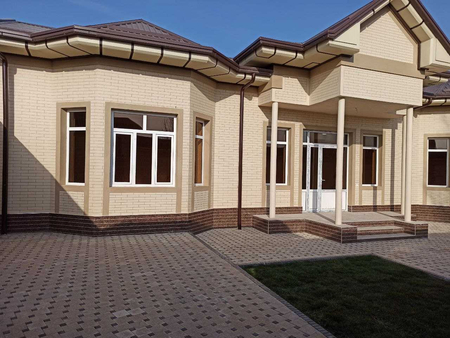 Уй Назарбек. Почта, майдон 4,47 сотих, 4 та хона . Нархи 120 000 $.