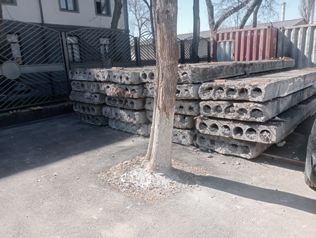 Новые и б/у плиты разных размеров.