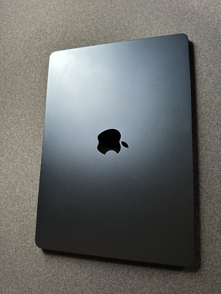 Macbook M2 Air. 13.6 desplay 256 gb 30 zykl