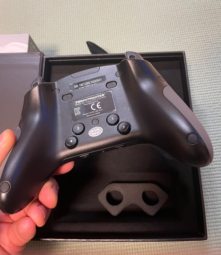 Pro controller от Thrustmaster для рс4,пс5(только пс4 игры) и пк