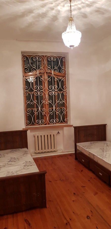 Продаётся дом 5 соток, 5 комнат, 250 кв.м., во дворе есть баня, бассей