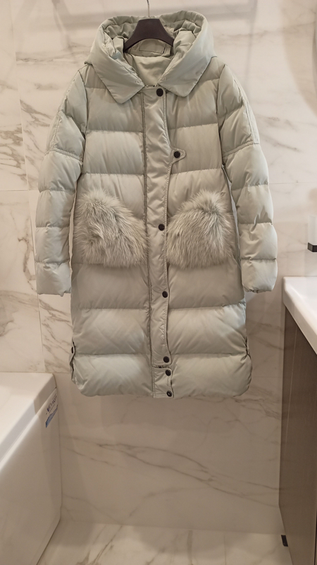 Продам женский пуховик